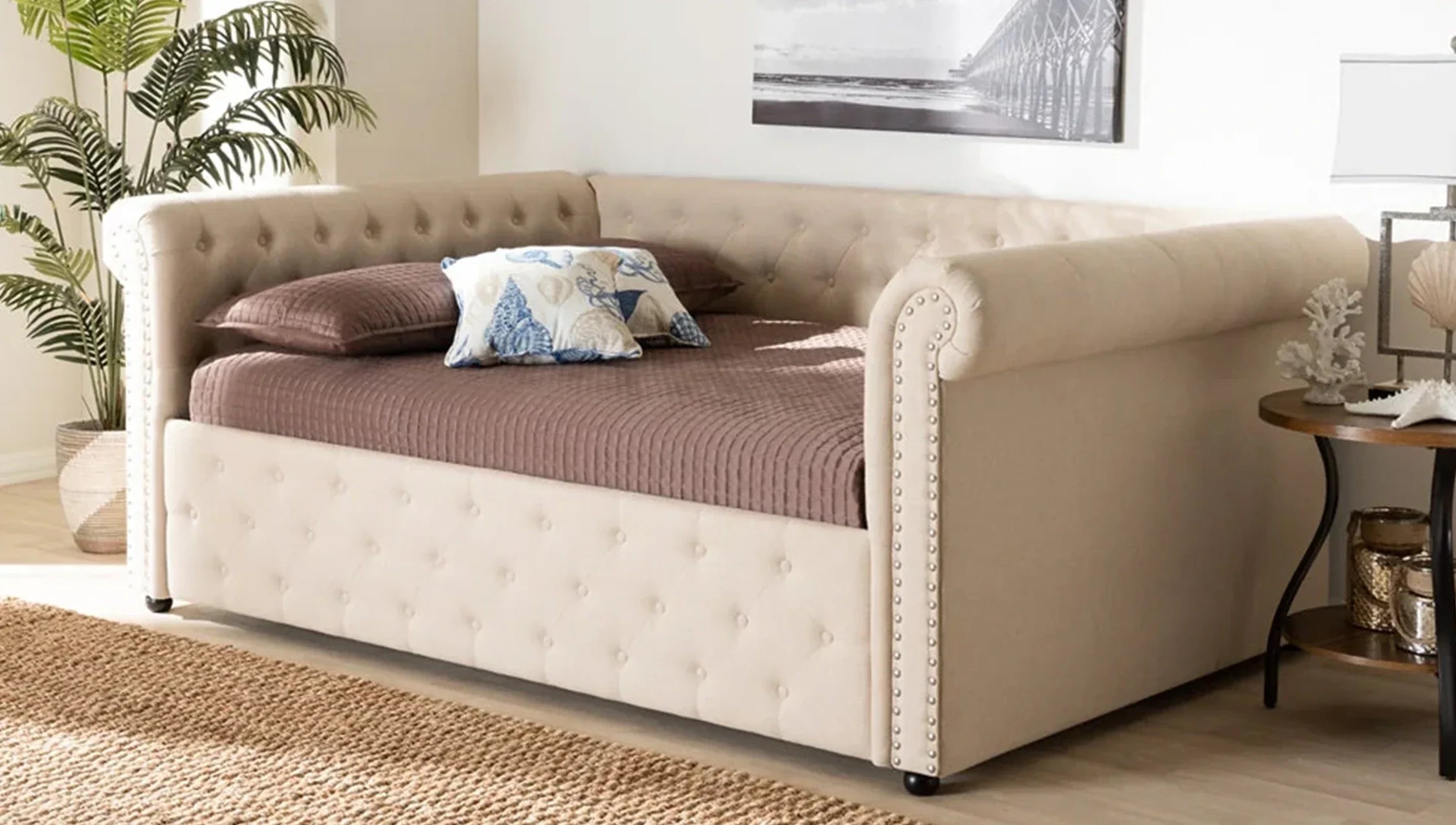 From Ordinary to Boho: Styling Your Queen Daybed with Dreamy Details