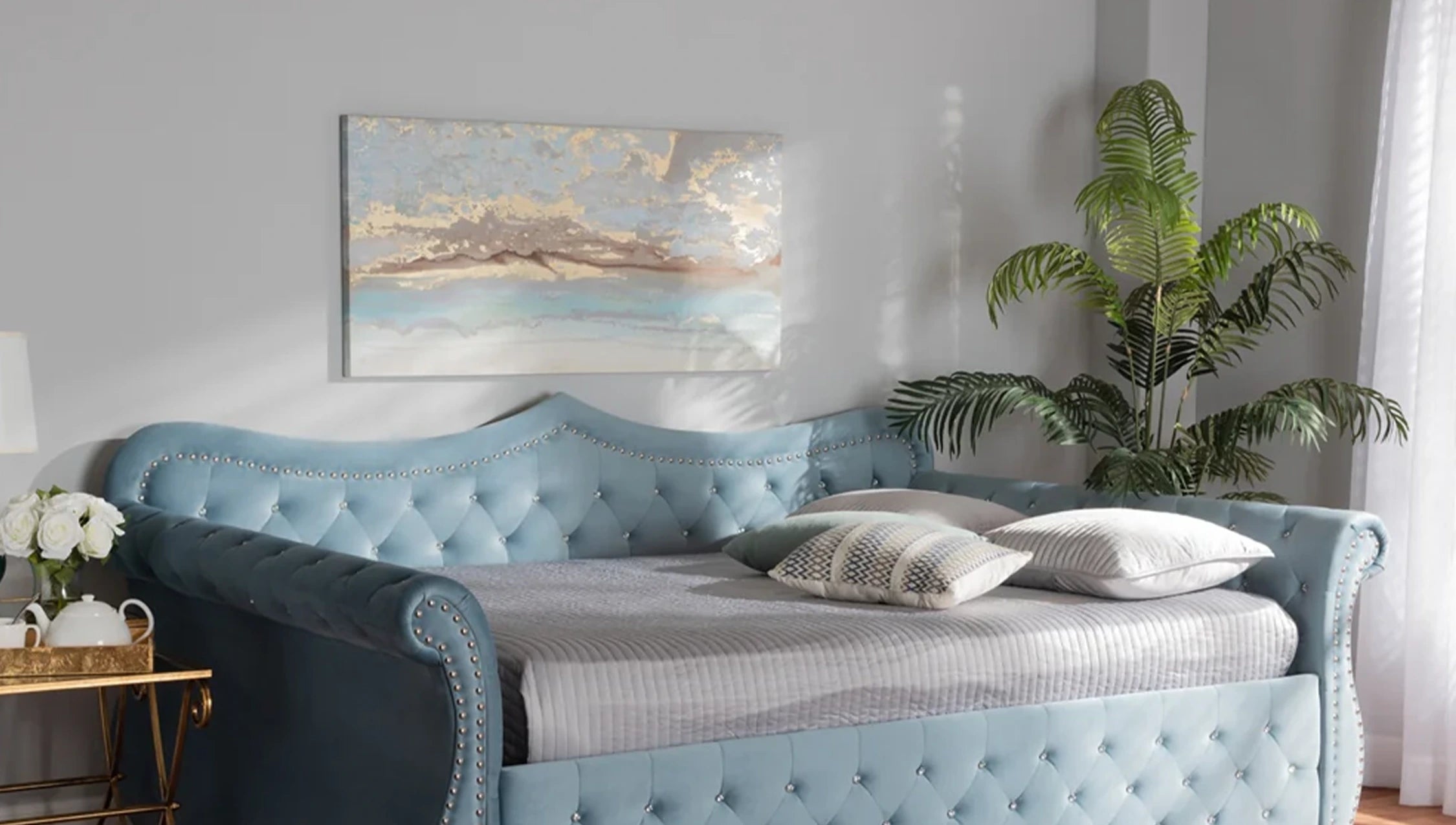 Room Makeover: 5 Queen Size Daybeds That Define Your Space